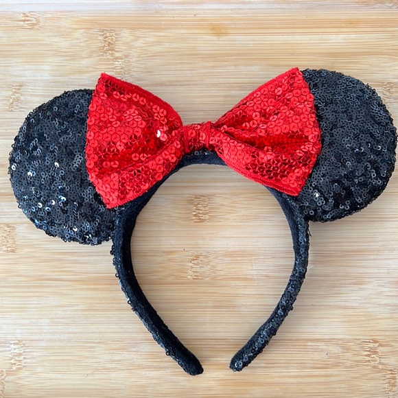 Disney | Accessories | Minnie Mouse Disney Ears | Poshmark